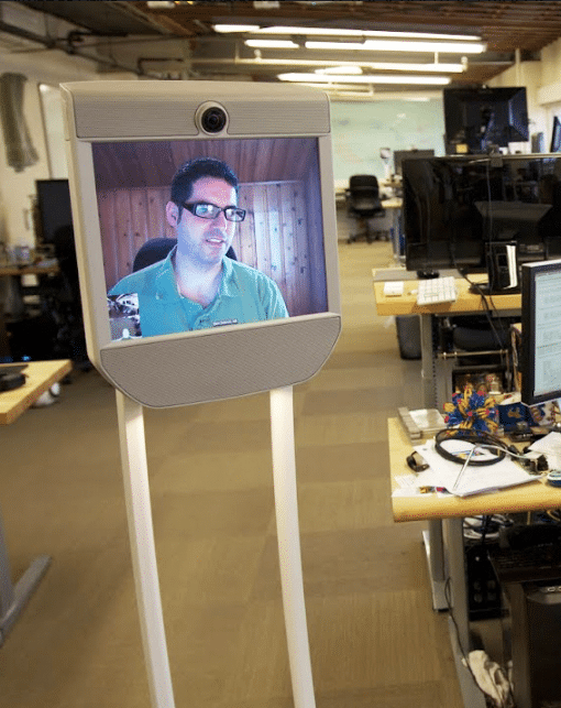 Invite remote visitors to visit your industrial site - Awabot